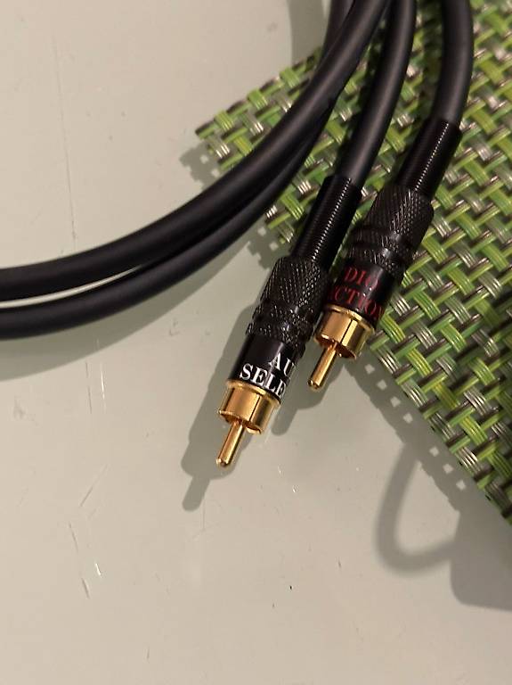 Zwei separate hochwertige Cinch Kabel Audio Canton Schwytz - anibis.ch