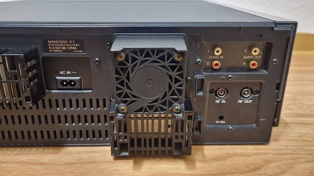 panasonic NV-HS 8000 STUDIO S-VHS /C-VHS REKORDER REVIDIERT Canton ...