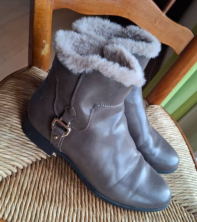 Bottines brunes Canton Fribourg - anibis.ch