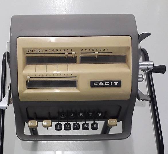 MACHINE A CALCULER FACIT-1960 Canton Vaud - anibis.ch