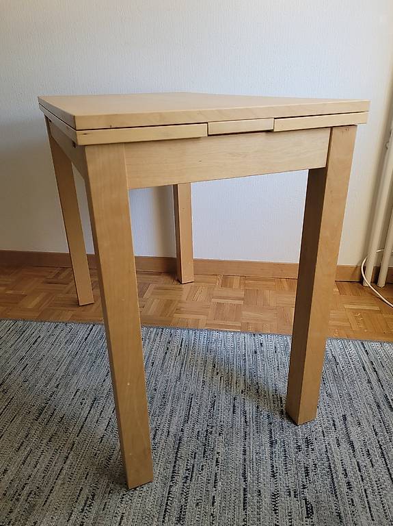 Table BJURSTA avec deux rallonges Canton Vaud - anibis.ch