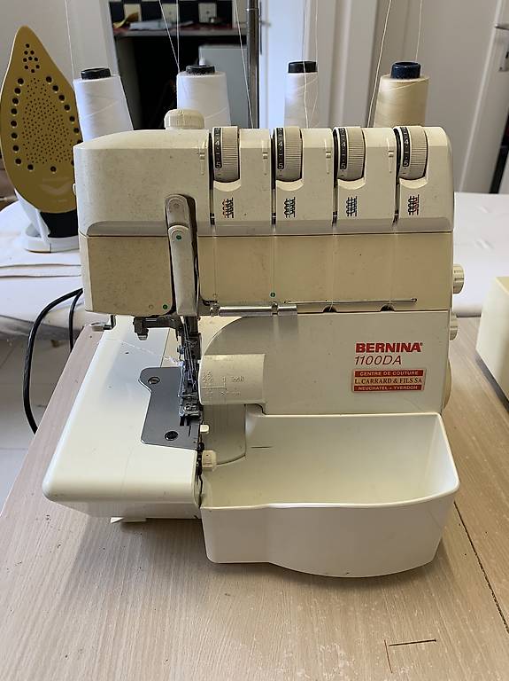 Machine à Surfilage Bernina-Hobilock Canton Vaud - anibis.ch