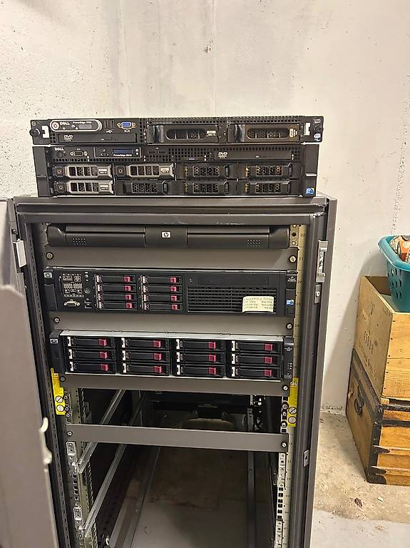 Rack Serveur HP 19" avec console Canton Vaud - anibis.ch