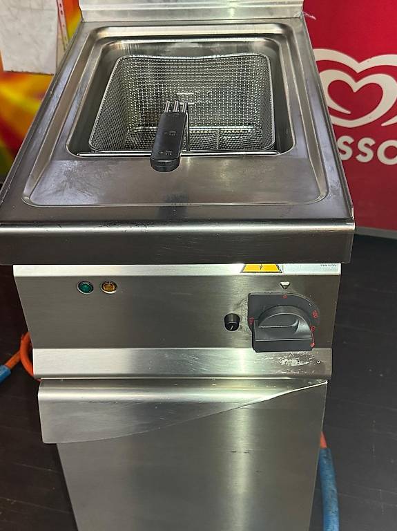 Friteuse professionnelle "Electrolux" Canton Valais - anibis.ch