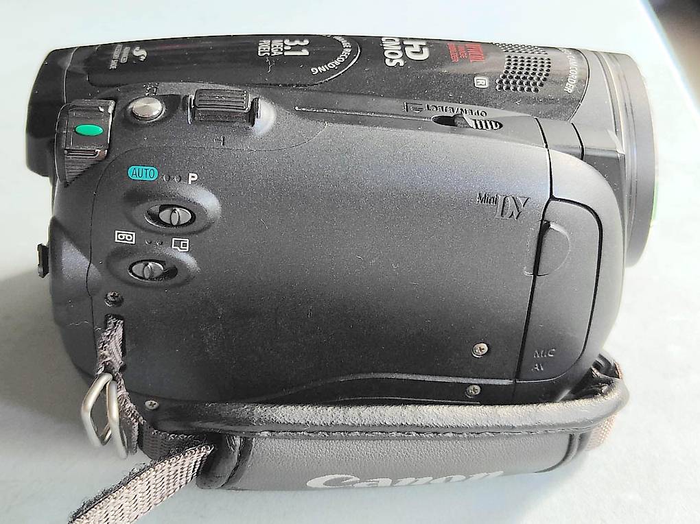 CANON HDV30E Caméscope DVCAM mini Excellente Etat Canton Genève - anibis.ch