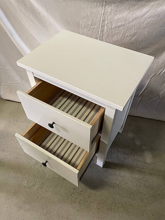 Table de nuit IKEA Hemnes Canton Vaud - anibis.ch