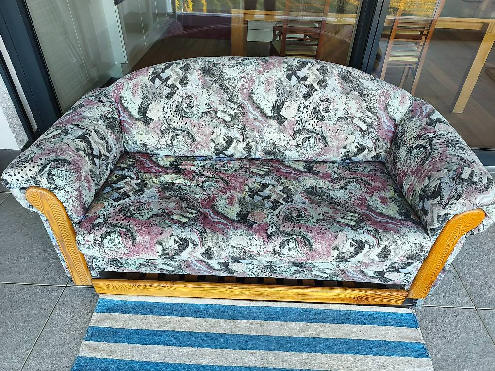 Canapé lit à donner Canton Valais - anibis.ch