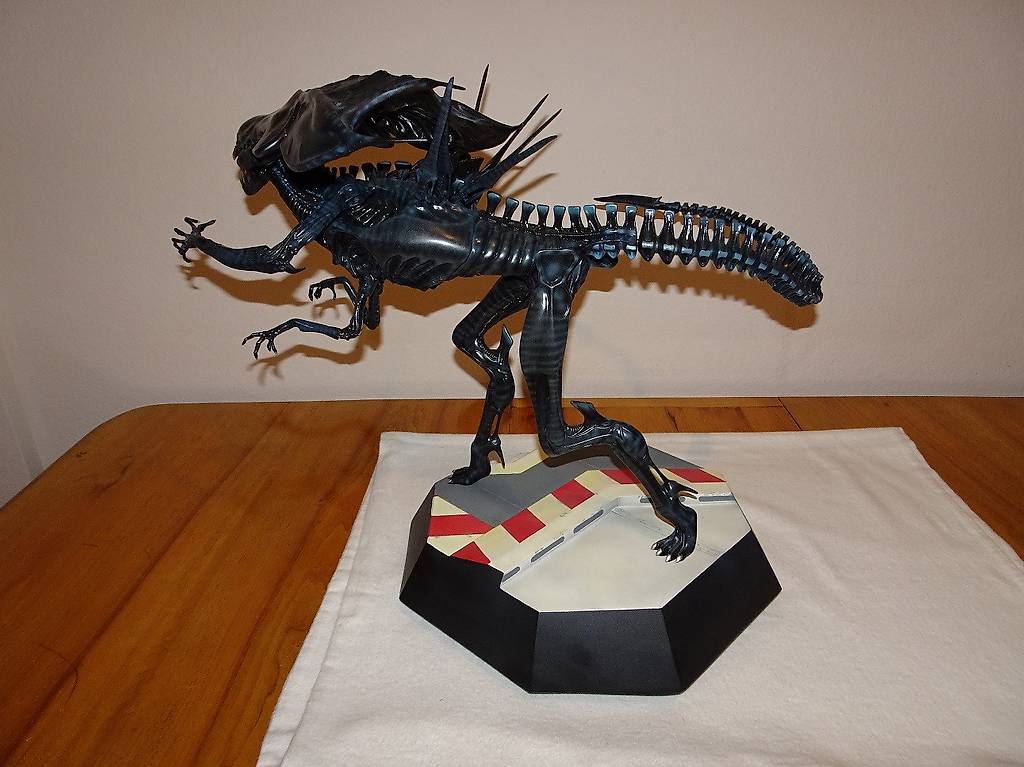 Sideshow Queen Alien Diorama Statue Canton Vaud - anibis.ch