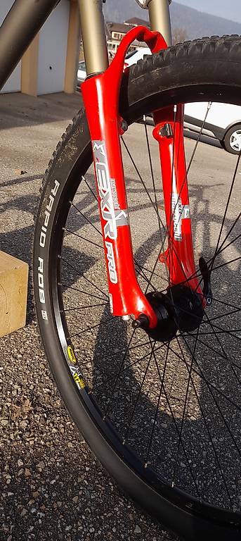 Giant STP2 Canton Neuchâtel - anibis.ch