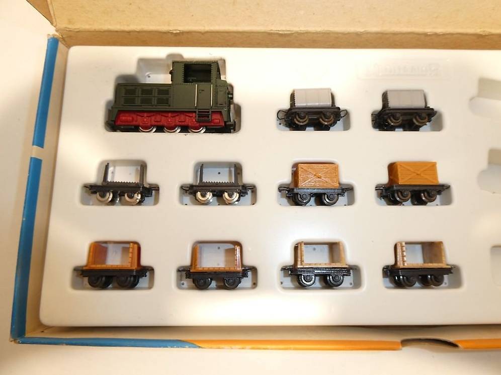 Roco Train de mine/ 1 Locomotive et 10 Wagons HOe Canton Berne - anibis.ch