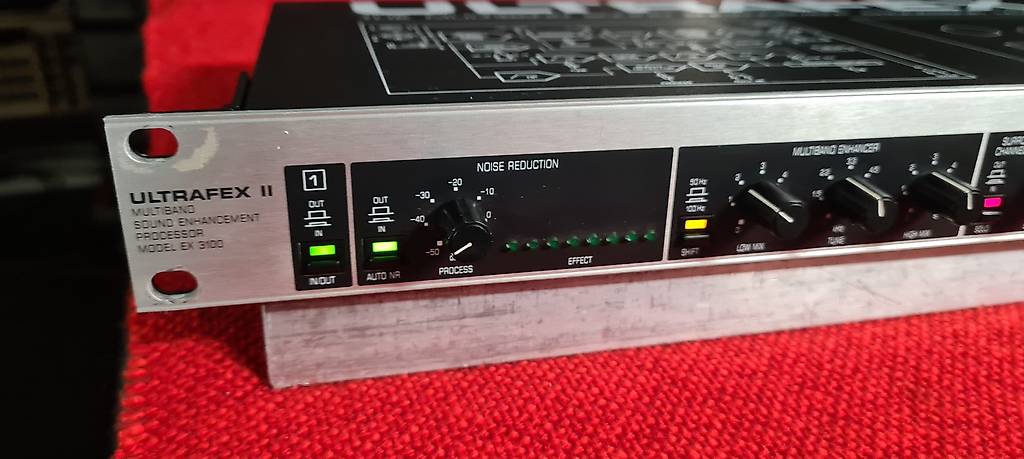 Behringer Ultrafex II EX 3100 THE MULTIBAND SOUND im Kanton Zürich ...