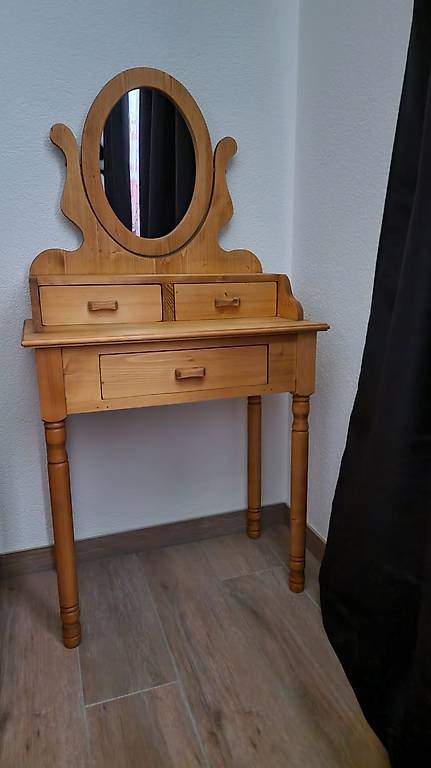 Coiffeuse en bois naturel Canton Valais - anibis.ch