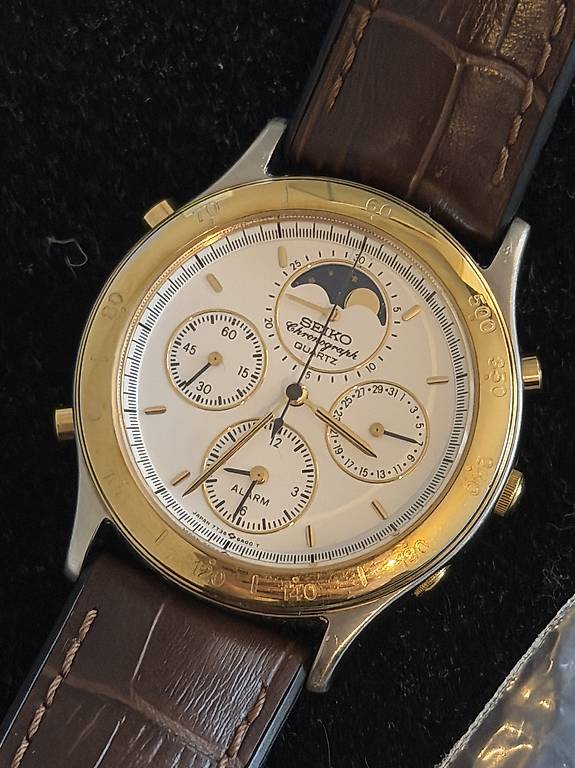 Seiko Chronographe Moonphase Canton Valais - anibis.ch