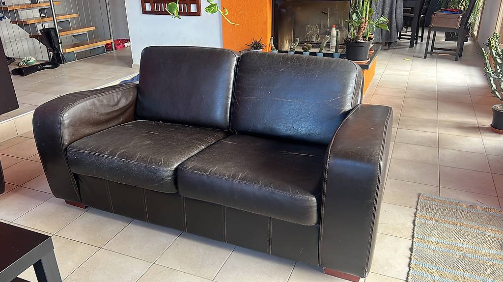 canapé en cuir à donner Canton Vaud - anibis.ch