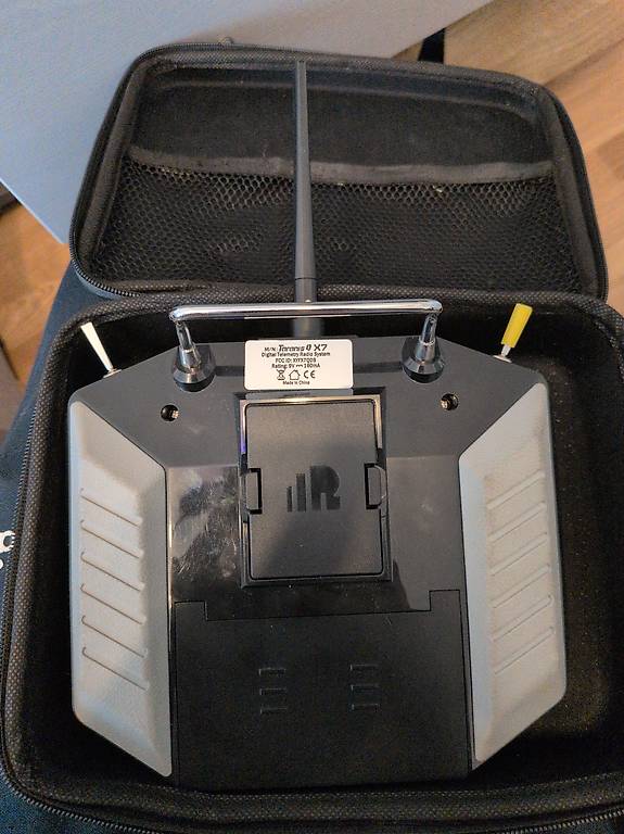 Taranis QX7 Canton Neuchâtel - anibis.ch