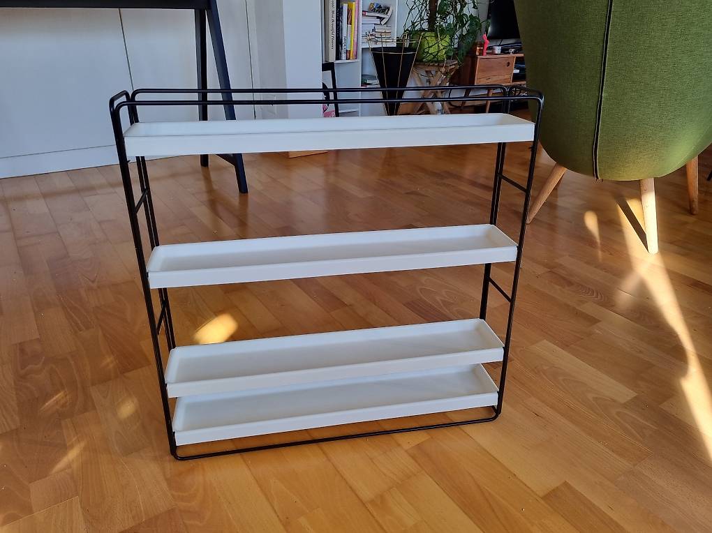 Petite étagère métal/plastique Canton Fribourg - anibis.ch